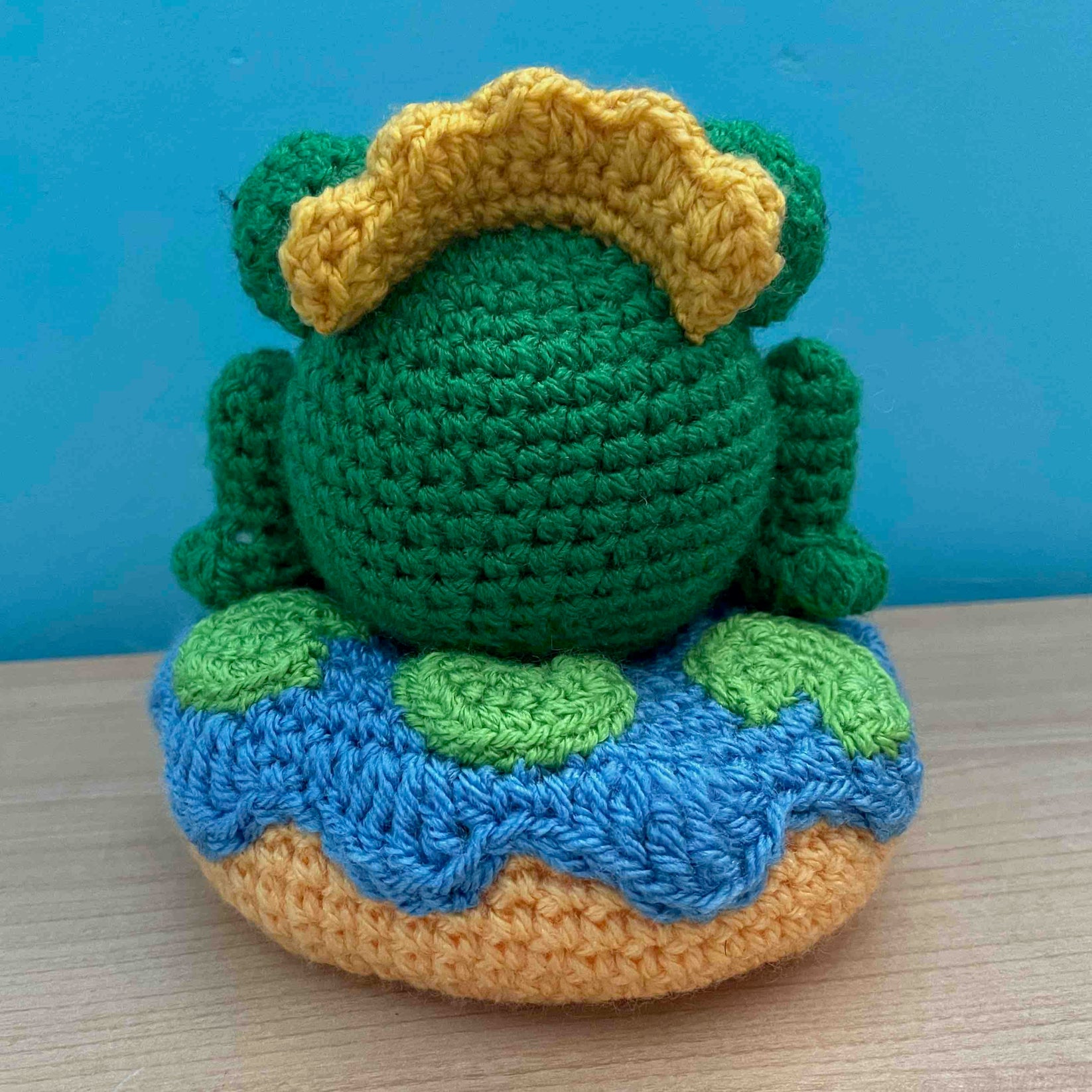 Princess Danielle The Donut Frog Amigurumi Pattern (PDF Download) – Laura's Crafted Collectibles